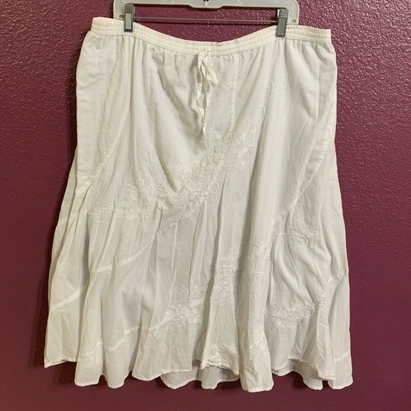 Metro Wear | Skirts | Metro Wear 2x White | Poshmark